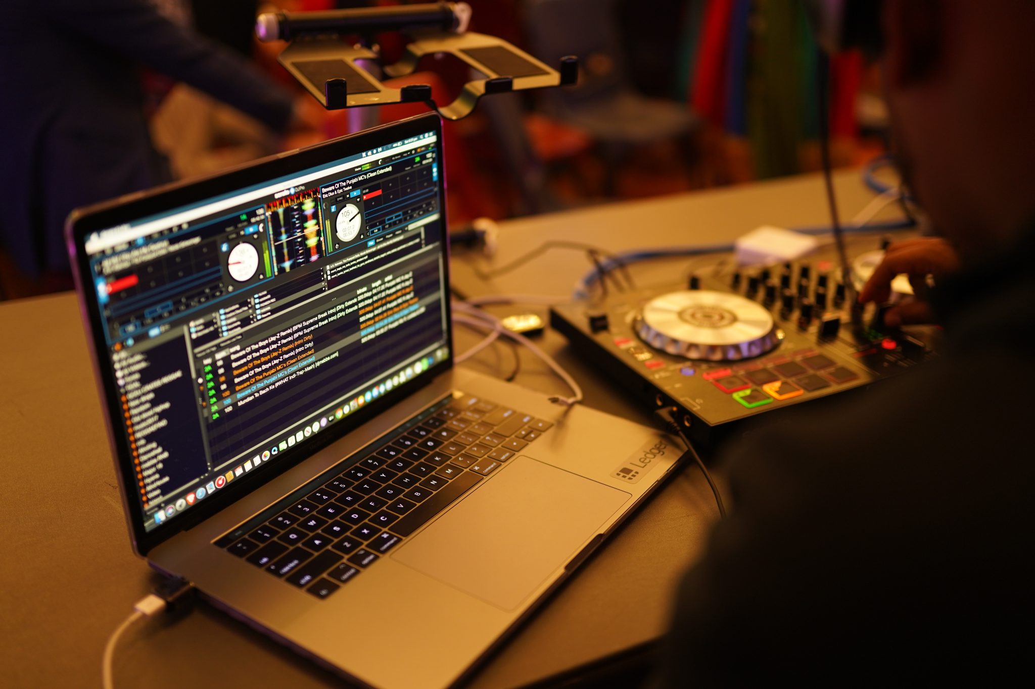 The Top Guide to the Best DJ Pools for Music Professionals - Wedding DJ ...